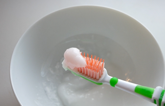 Mit NATRON Zähne aufhellen und Poren verkleinern (inkl. YouTube ...